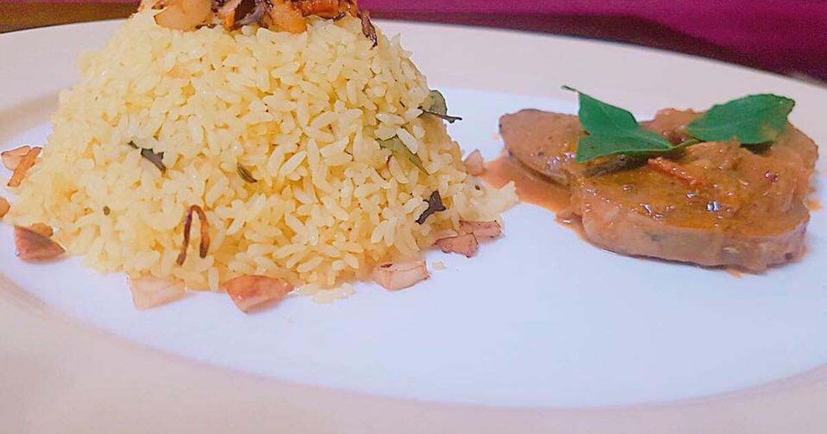 Malabar Coconut Rice/ Thenga Choru Recipe by Pavithra Prasadkumar - Cookpad