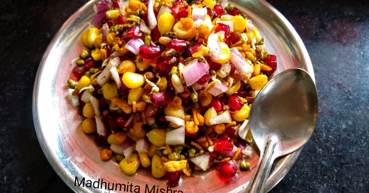 Mixed Sprouts Chaat Recipe by Dr.Madhumita Mishra - Cookpad