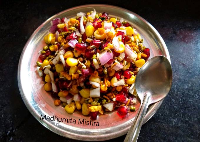 Mixed Sprouts Chaat Recipe by Dr.Madhumita Mishra - Cookpad