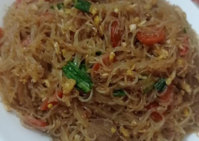 Resep Bihun goreng simple oleh Putri Darmawisana - Cookpad
