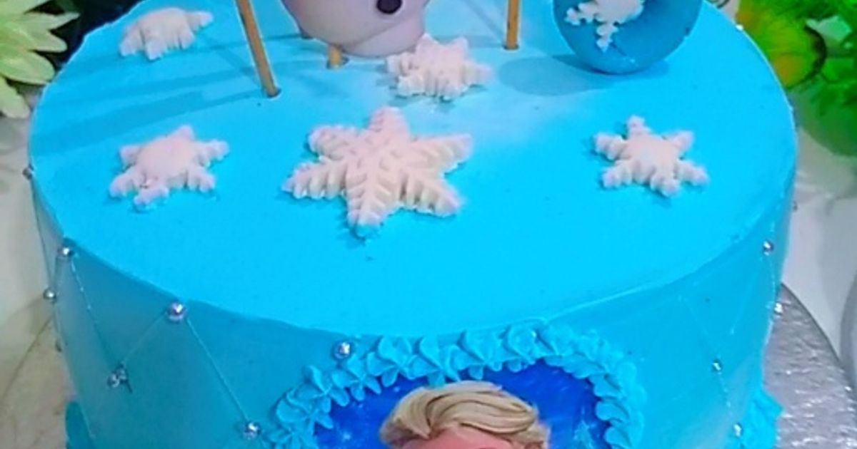 Elsa Theme Cake Recipe by Anum Raza - Cookpad