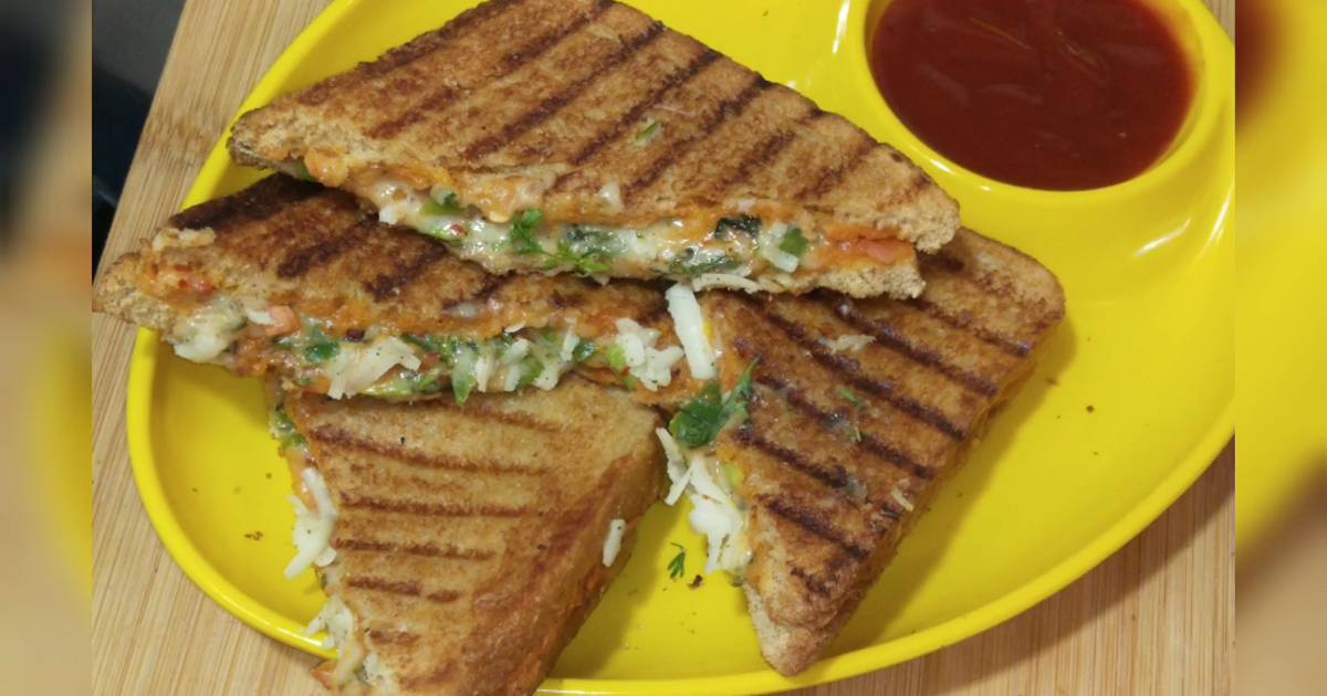 #Chilli cheese grilled toast Recipe by Gayatri's Cooking Club - Cookpad