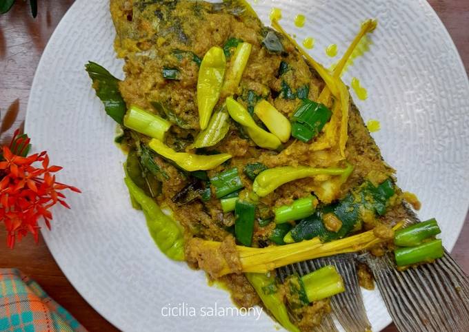 Resep Gurame Pesmol Bumbu Kuning oleh Cicilia Yustina Salamony - Cookpad