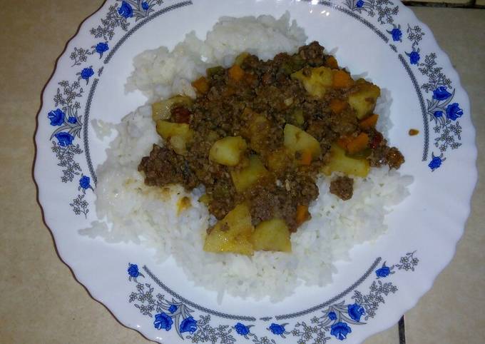 Rice with mince meat stew Recipe by Eve - Cookpad