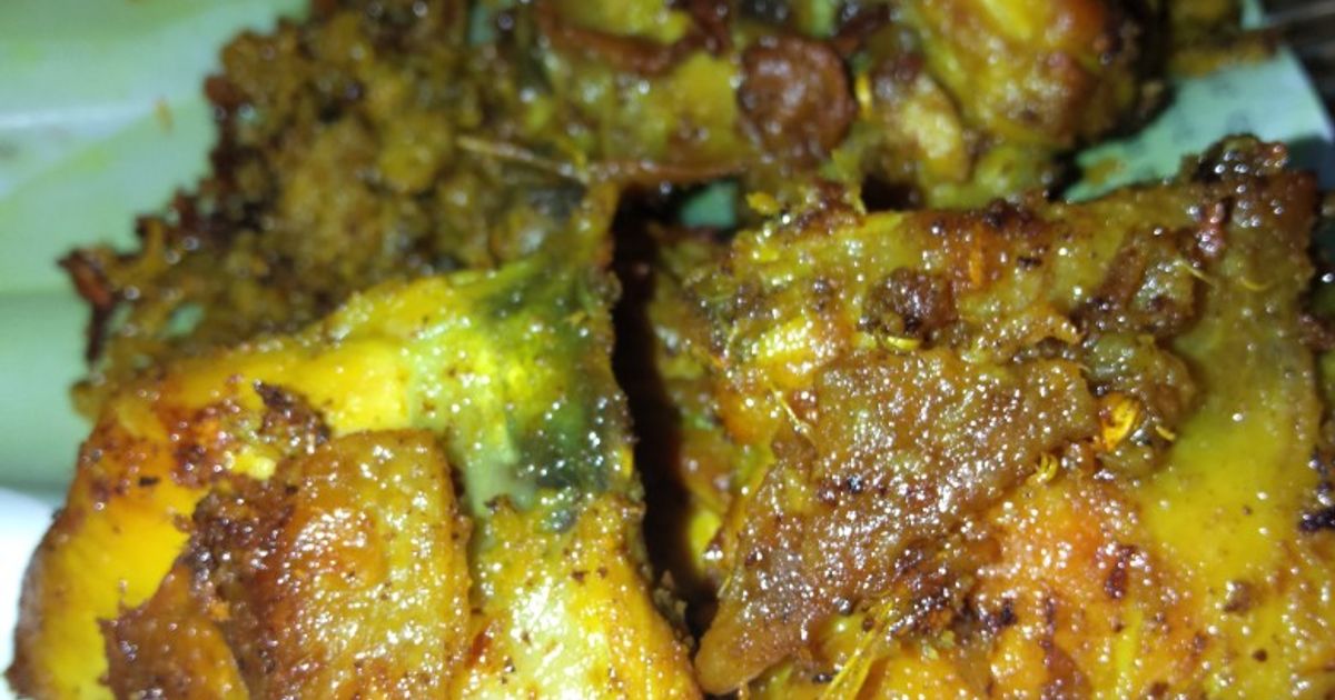 Resep Ayam Goreng Bumbu Kuning oleh Eleora 🌙 - Cookpad
