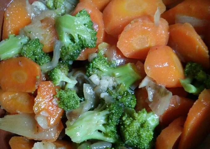 Resep Tumis wortel brokoli oleh Umi Vivi - Cookpad