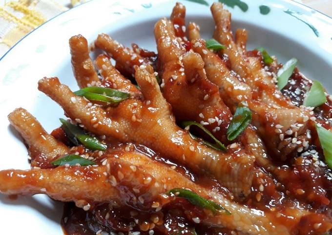 Resep Maeun Dakbal (ceker pedas ala korea) oleh Farah Ayu - Cookpad