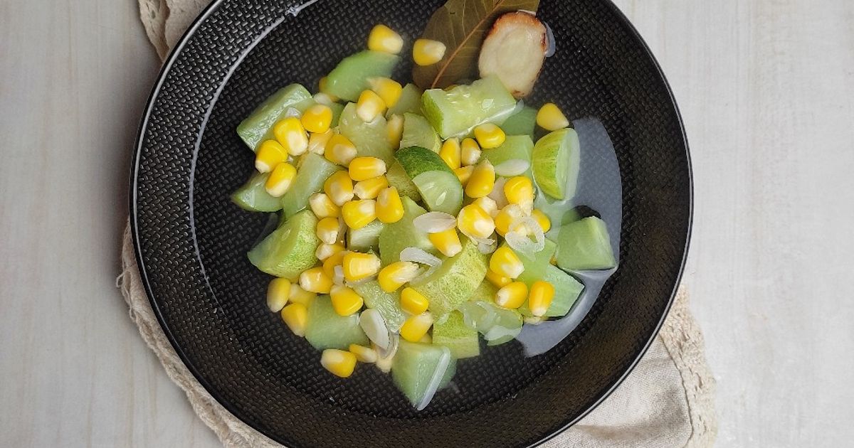 Resep Sayur Bening Timun oleh Nendah Rismaita - Cookpad