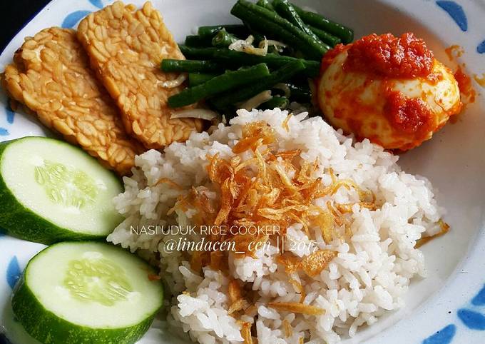 Resep Nasi uduk rice cooker oleh Lindacen_cen - Cookpad