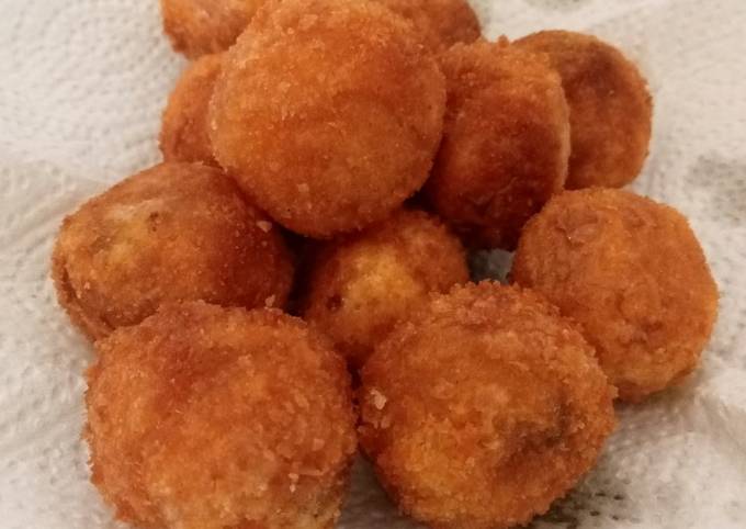 Resep Bola ubi kuning lumer oleh Epi Kyu - Cookpad