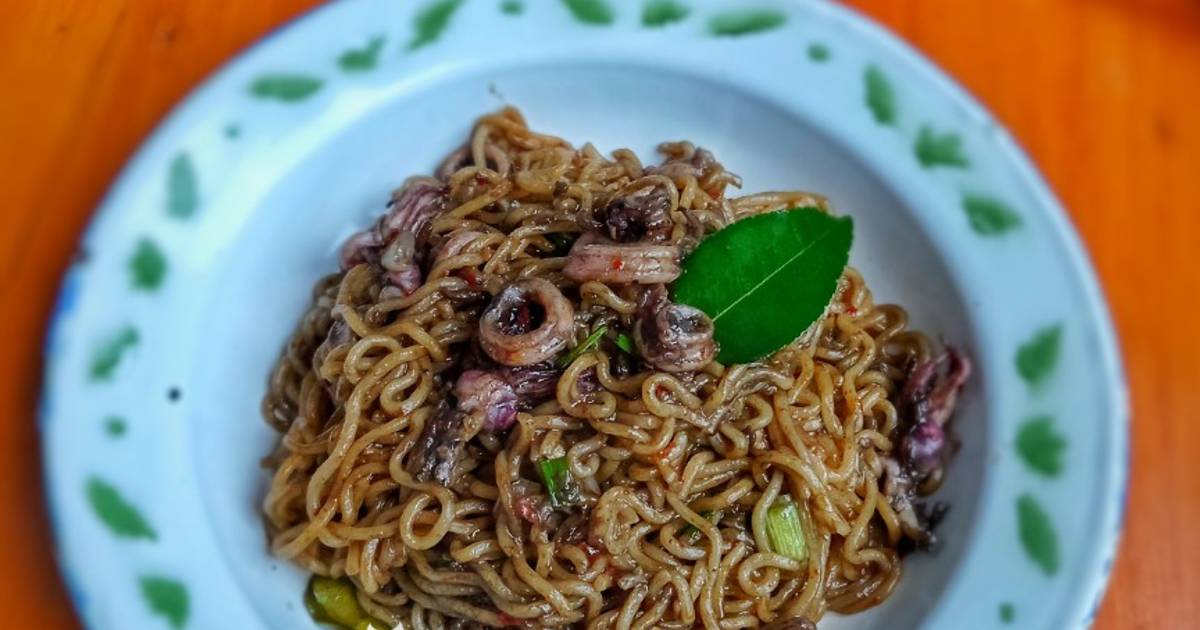 Resep Mie Goreng Cumi Hitam oleh Lia Ariani - Cookpad
