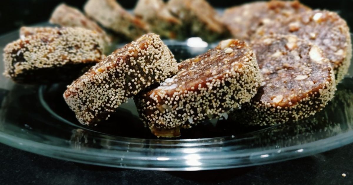 Khajoor Rolls Recipe by Nidhi Bathani | Thefoodtales - Cookpad