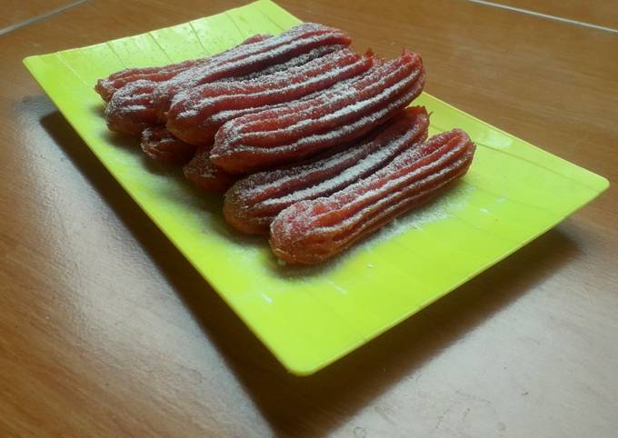 Resep Red Velvet Churros oleh Yulia Dewi - Cookpad