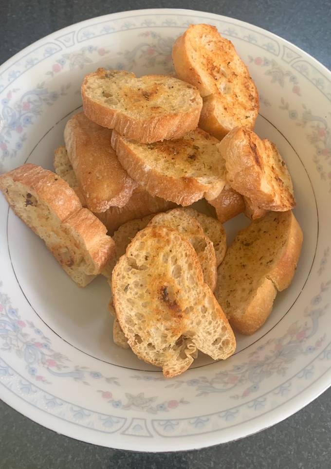 Pan al ajo sencillo y delicioso Receta de Laura Del Rio 🇵🇪- Cookpad