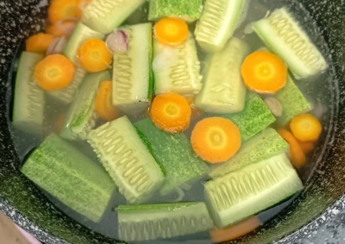 Resep Sayur bening timun wortel oleh Dapur Laper - Cookpad