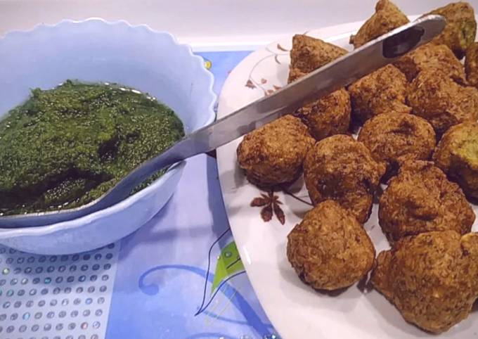 Moong Dal Vada/ Pakoda Recipe by Sarita Srivastava - Cookpad