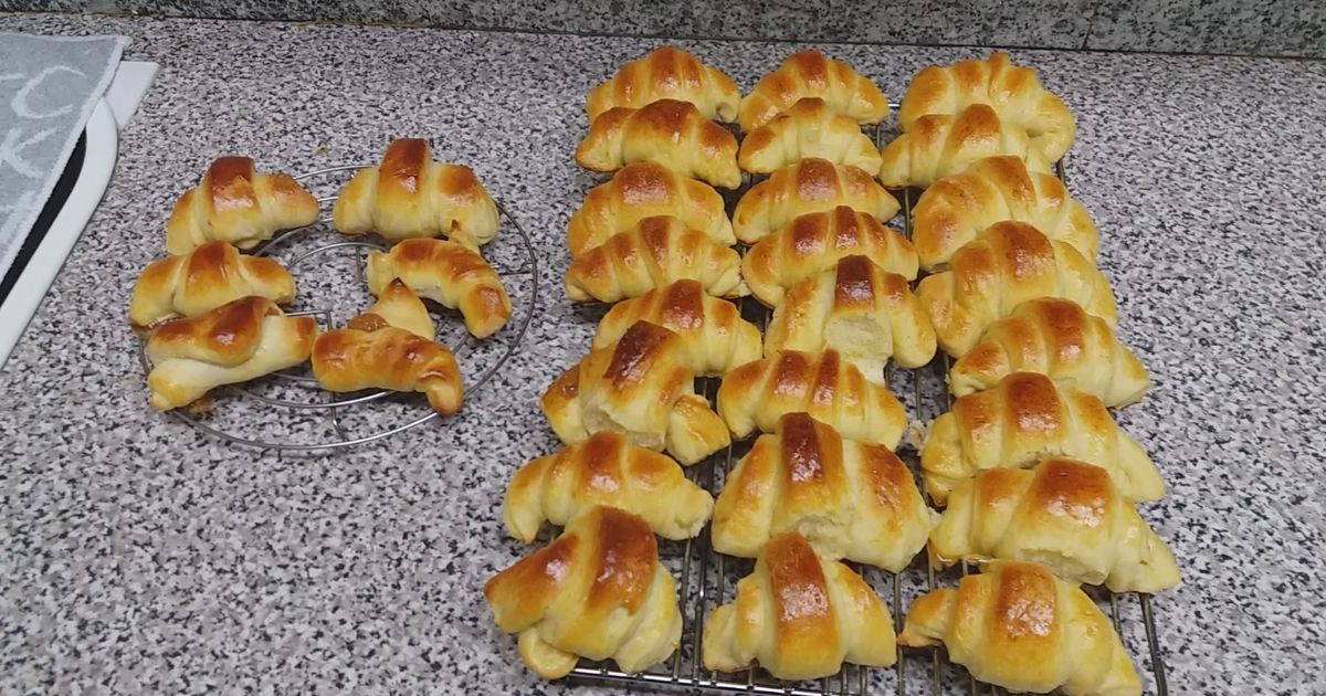 Medias Lunas O Croissant Masa Casera / Rellenos De Dulce De Leche ...