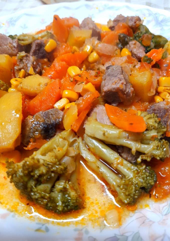 Guiso con carne 🍲🥣 Receta de Luli - Lulú ♡- Cookpad