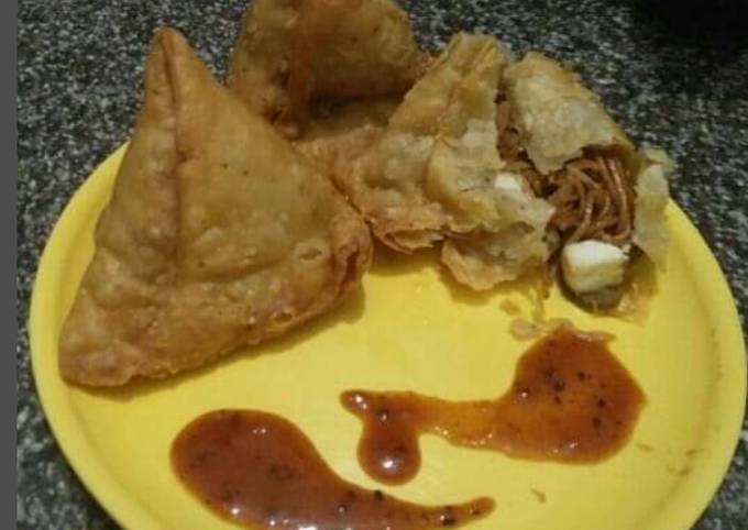 Noodles samosa Recipe by Winkle Joshi - Cookpad
