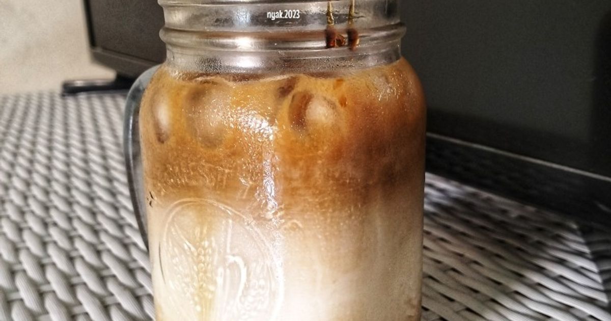 Resep Es Kopi Susu Gula Aren oleh Nyak Haikal - Cookpad