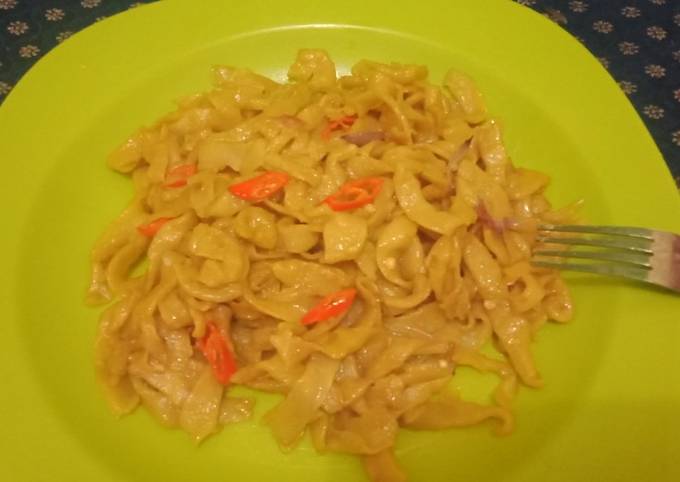 Resep Mie pedas manis oleh Nia Onay - Cookpad