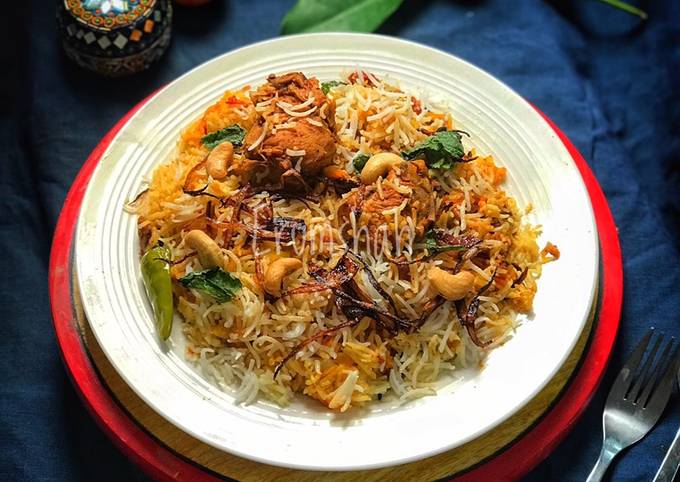 Hyderabadi Murgh Dum Biryani Recipe by Erum Shah - Cookpad