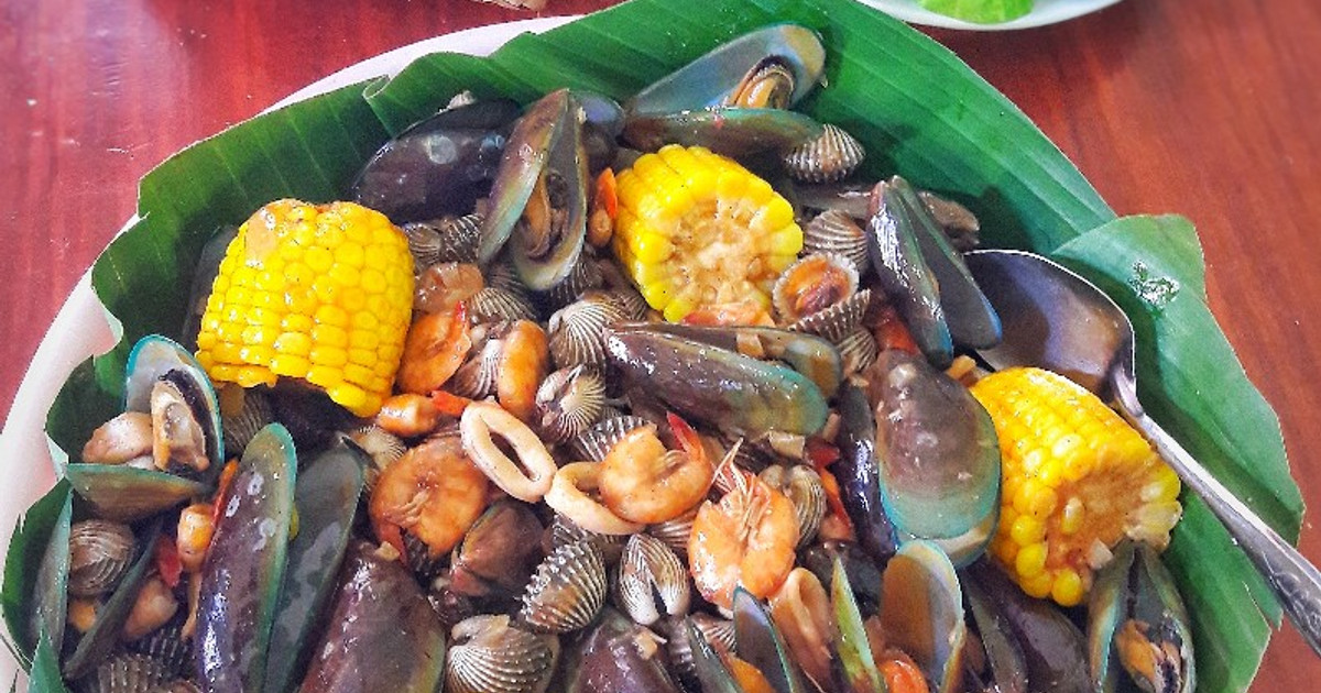 Resep Seafood Kekinian / Seafood Tumpah / Seafood Plater Saus Padang ...