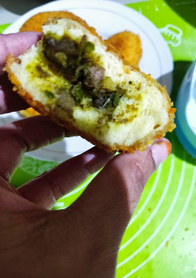 Resep Roti Goreng Isi Daging oleh Shakira_Kitchen - Cookpad