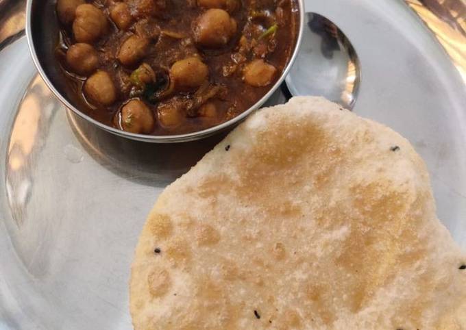 Chole puri Recipe by Priya Singla - Cookpad