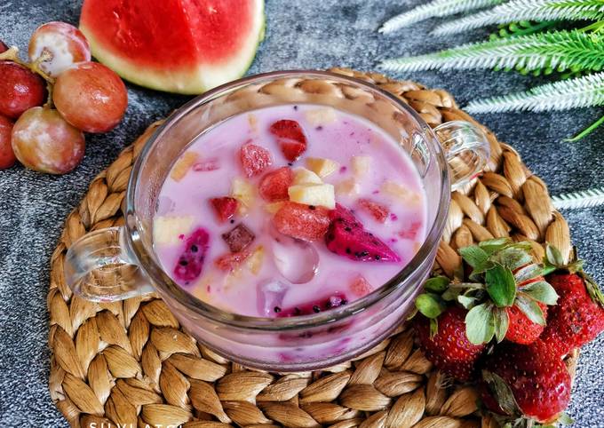 Resep Es Buah Susu oleh Silvi Atgi Septina - Cookpad
