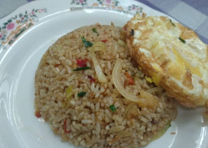 Resep Nasgor simple oleh Is IzZa Amami - Cookpad