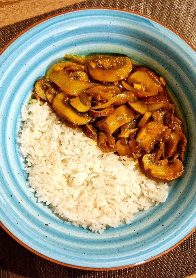 Mushroom Curry Rice (Vegetarian) Recipe by Nino - Cookpad