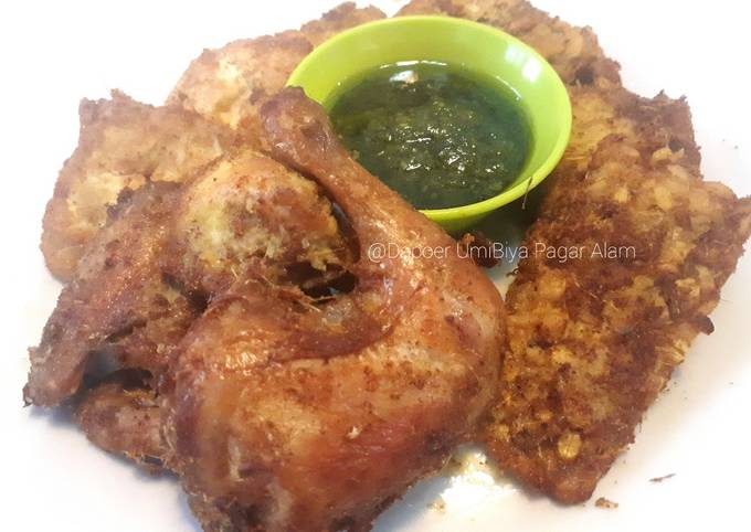Resep Ayam, Tahu dan Tempe Goreng Bumbu Kuning Plus Sambal Rawit Hijau ...