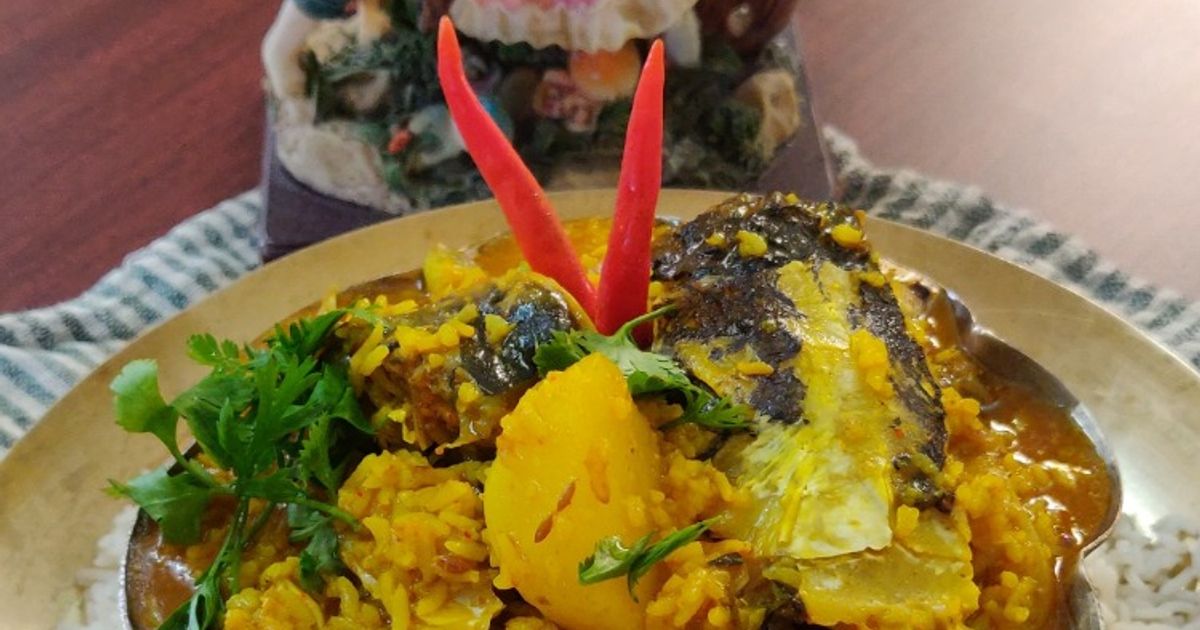 Pompi Das. দ্বারা মুড়ি ঘন্ট (গোবিন্দ ভোগ চালের)(Macher Muri Ghonto ...