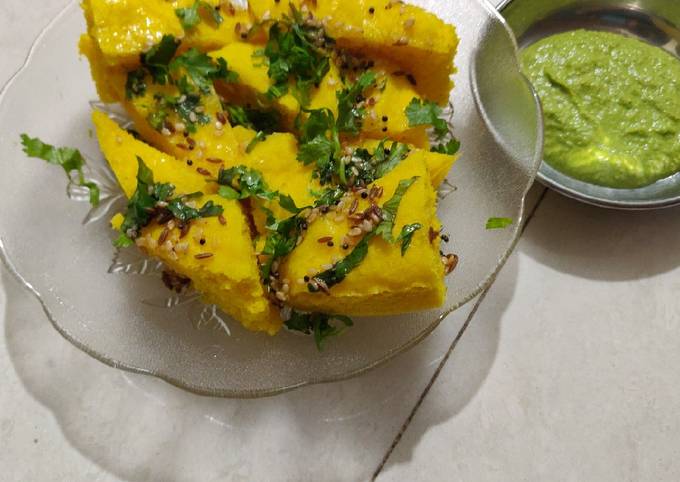 Komal Shah દ્વારા રેસીપી ખમણ(Khaman Recipe in Gujarati) - કૂકપૅડ