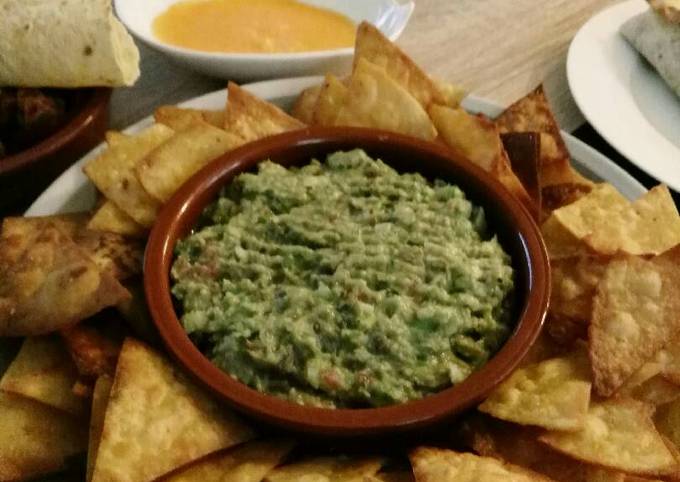 Guacamole y totopos caseros Receta de Lorena Wiwo Cheche- Cookpad