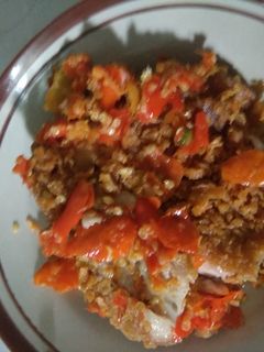 Resep Ayam Geprek Pedas Ala Bensu oleh Diah Pramudita - Cookpad