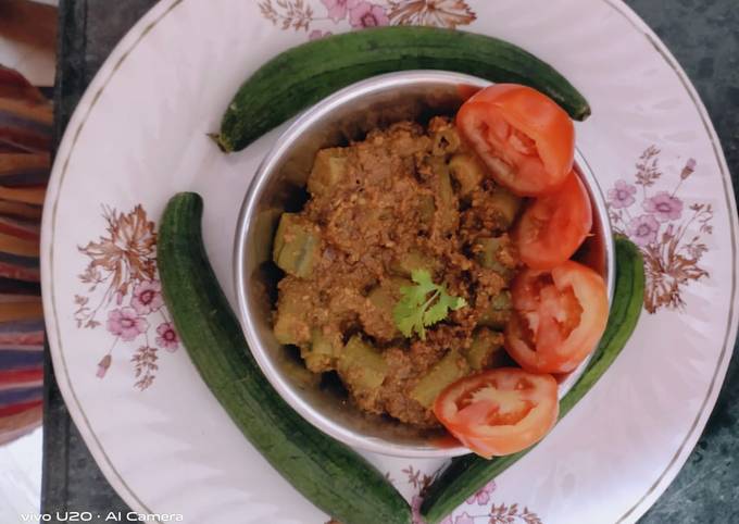 गिलकी की सब्जी (gilki ki sabzi recipe in hindi) रेसिपी बनाने की विधि in ...