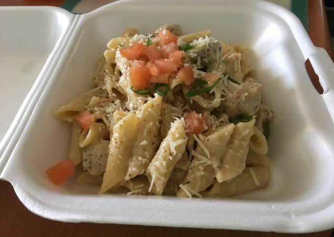 Pasta Penne Con Pollo Y Alfredo Pasta Penne Con Pollo Y Champiñones
