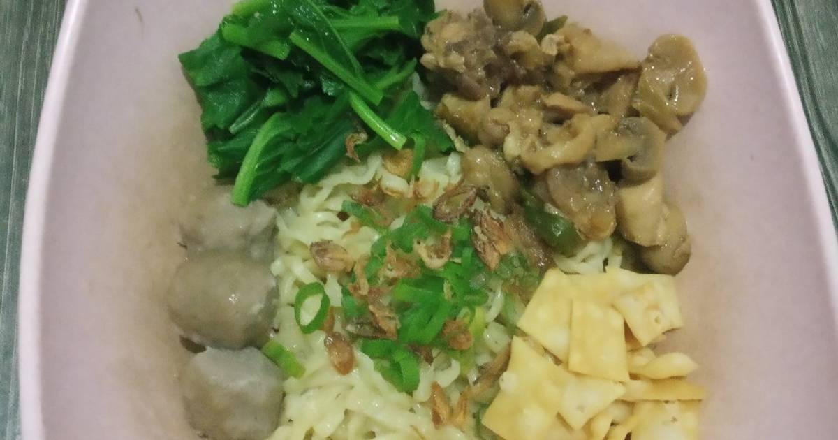 Resep Mie Ayam Lezat & Praktis dengan Berbagai Topping: Mudah Dibuat di Rumah!