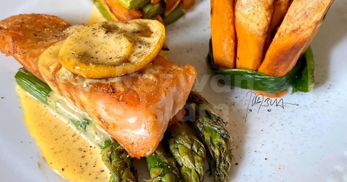 “Gourmet(ish)” Salmon With Asparagus And Sweet Potatoes Recipe by ...