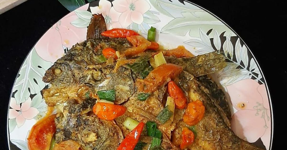 Resep Ikan Mas Bumbu Kuning oleh diana gerald - Cookpad