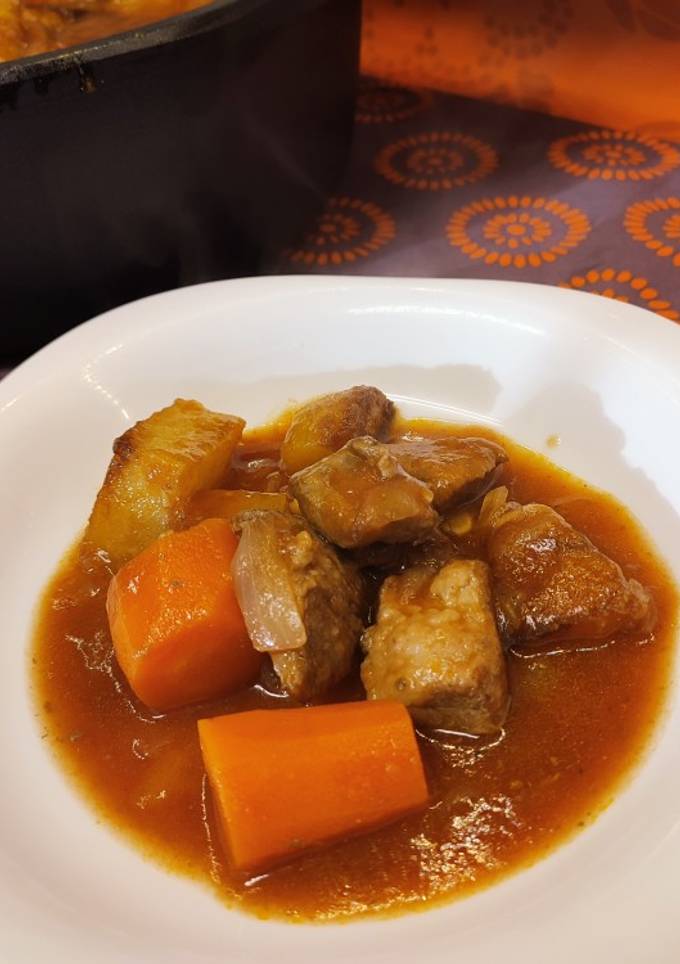 Magro ibérico en salsa, con zanahorias y papas fritas Receta de Mode ...