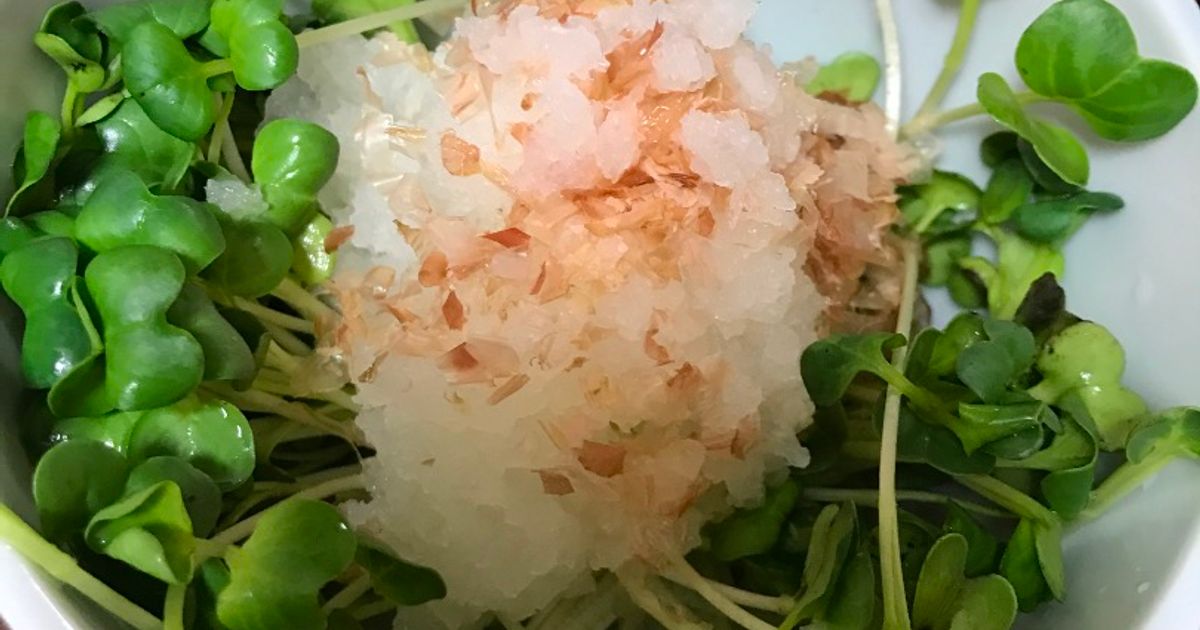 White Radish Sprout, Grated Japanese Raddish Salad (Kaiware ...