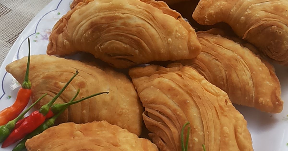 Resep Pastel Lapis Isi Ayam oleh Wayan Sweli - Cookpad