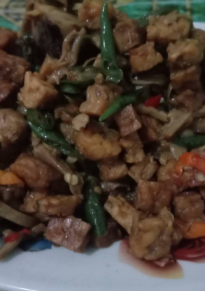 Resep Oseng tempe jamur lombok ijo oleh winda aninandya lubis - Cookpad