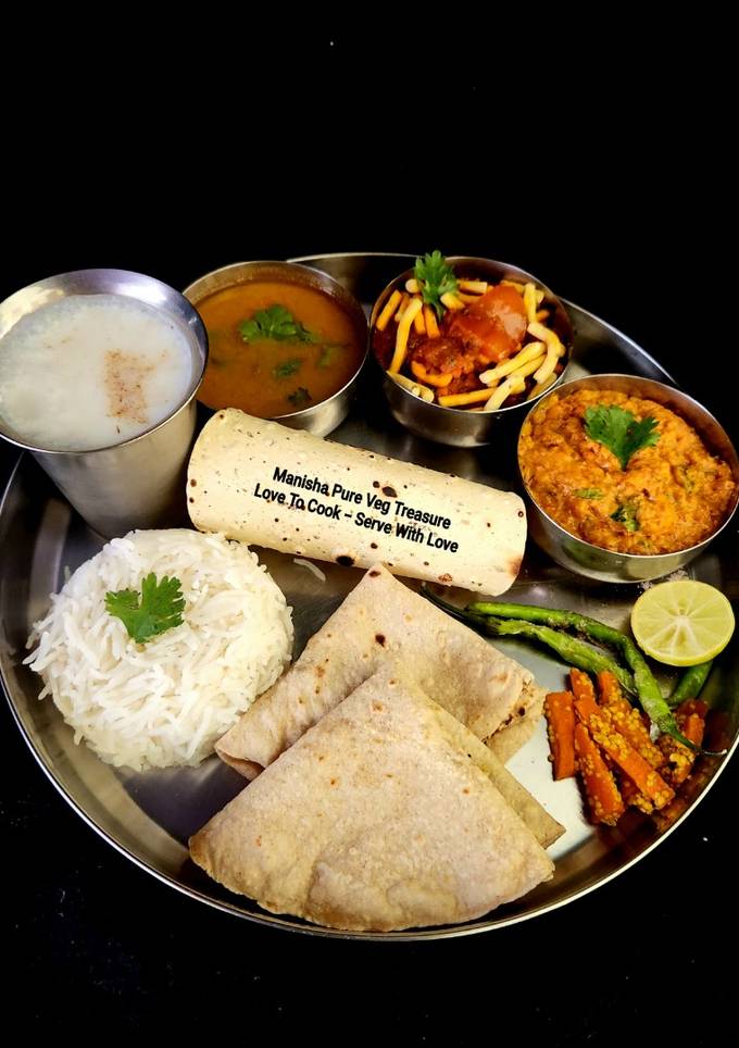 Kathiyawadi Lunch Thali (Dahi Tikhari, Sev Tameta Nu Shak, Dal Bhaat ...