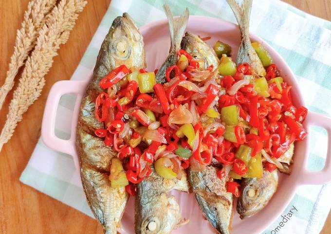Resep Ikan Goreng Cabe Iris oleh Fine Simple Cooking - Cookpad