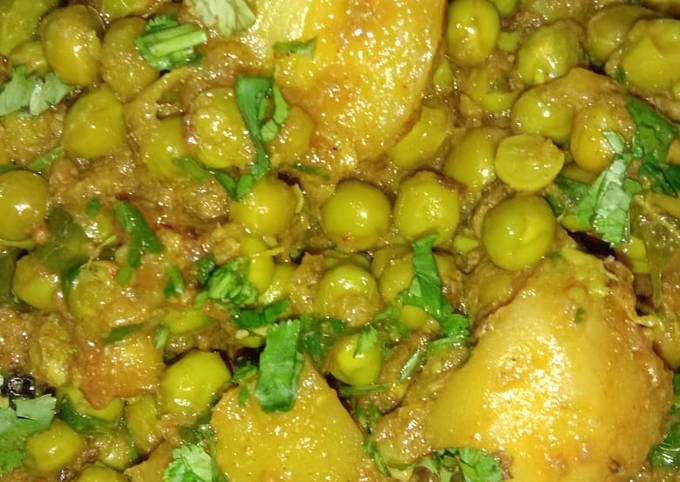 Aloo Matar sabzi Recipe by Uzma Syed - Cookpad