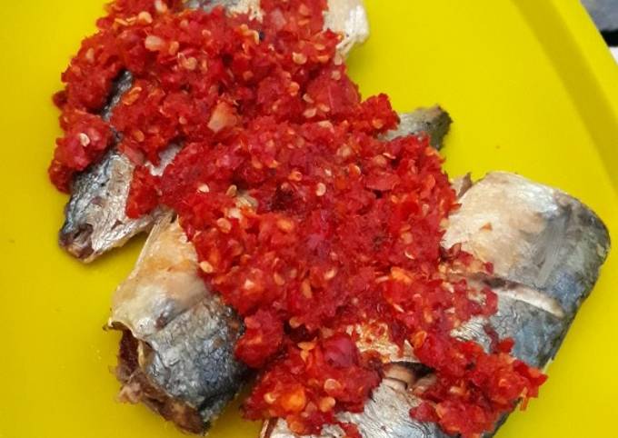 Resep Ikan kembung balado oleh tias arum - Cookpad